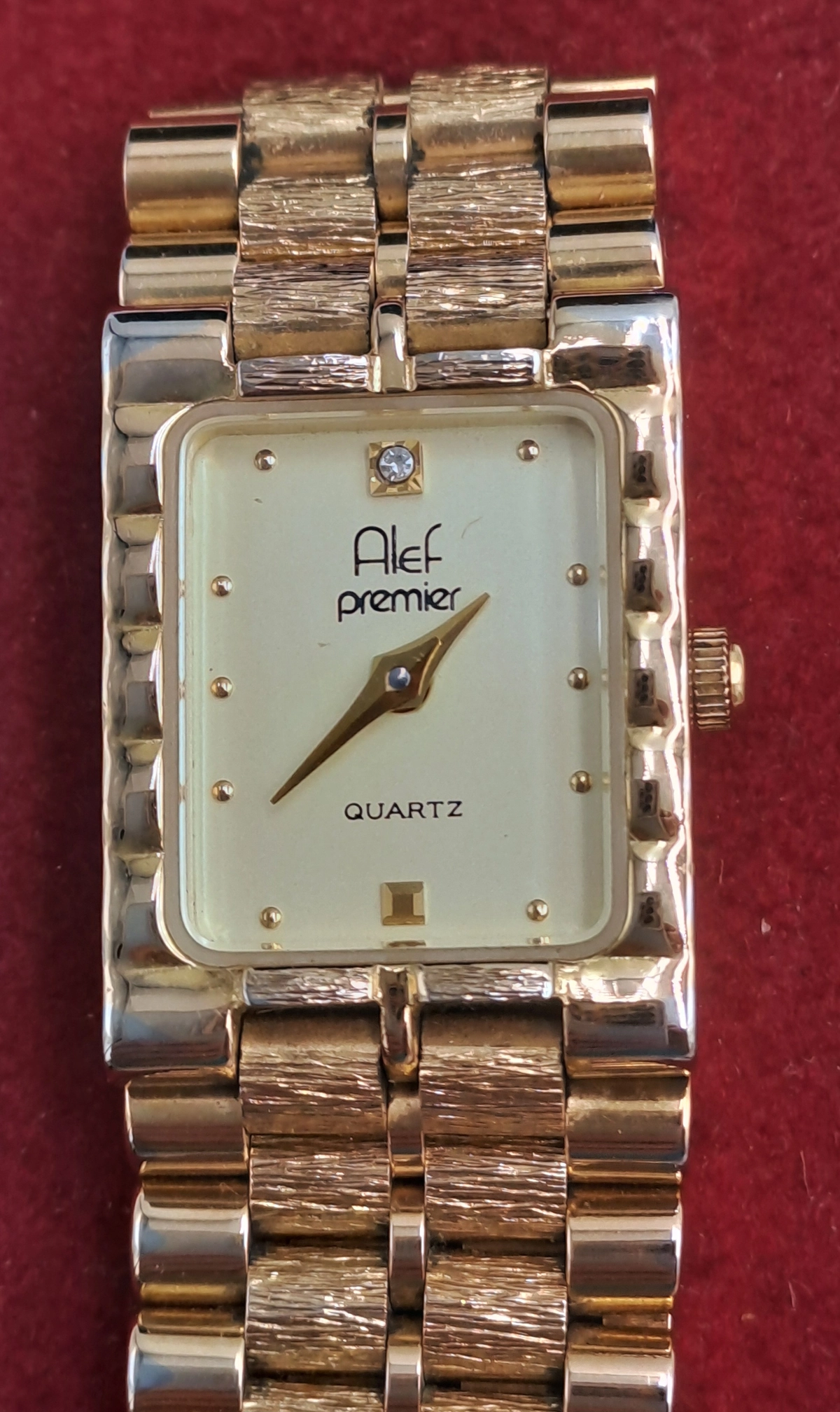 Pre-Owned Vintage Ladies ALEF Premier Gold Plated Quartz Watch -Boxed ...